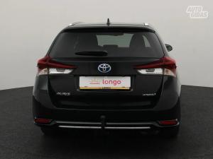 Black Toyota Auris 2019 in Vilnius, with an engine capacity of 1.80 L and mileage of 201 thousand km for 13699 €, photo 5 on AUTOMOTO.COM.LV