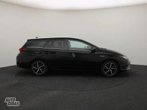 Black Toyota Auris 2019 in Vilnius, with an engine capacity of 1.80 L and mileage of 201 thousand km for 13699 €, photo 9 on AUTOMOTO.COM.LV