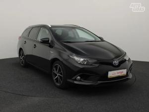 Black Toyota Auris 2019 in Vilnius, with an engine capacity of 1.80 L and mileage of 201 thousand km for 13699 €, photo 10 on AUTOMOTO.COM.LV