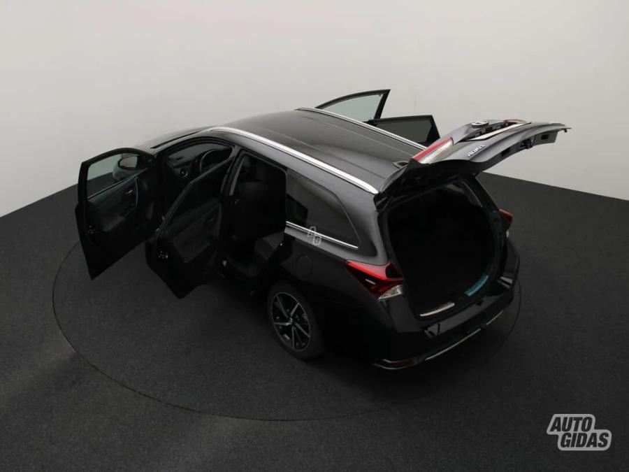 Black Toyota Auris 2019 in Vilnius, with an engine capacity of 1.80 L and mileage of 201 thousand km for 13699 €, photo 13 on AUTOMOTO.COM.LV
