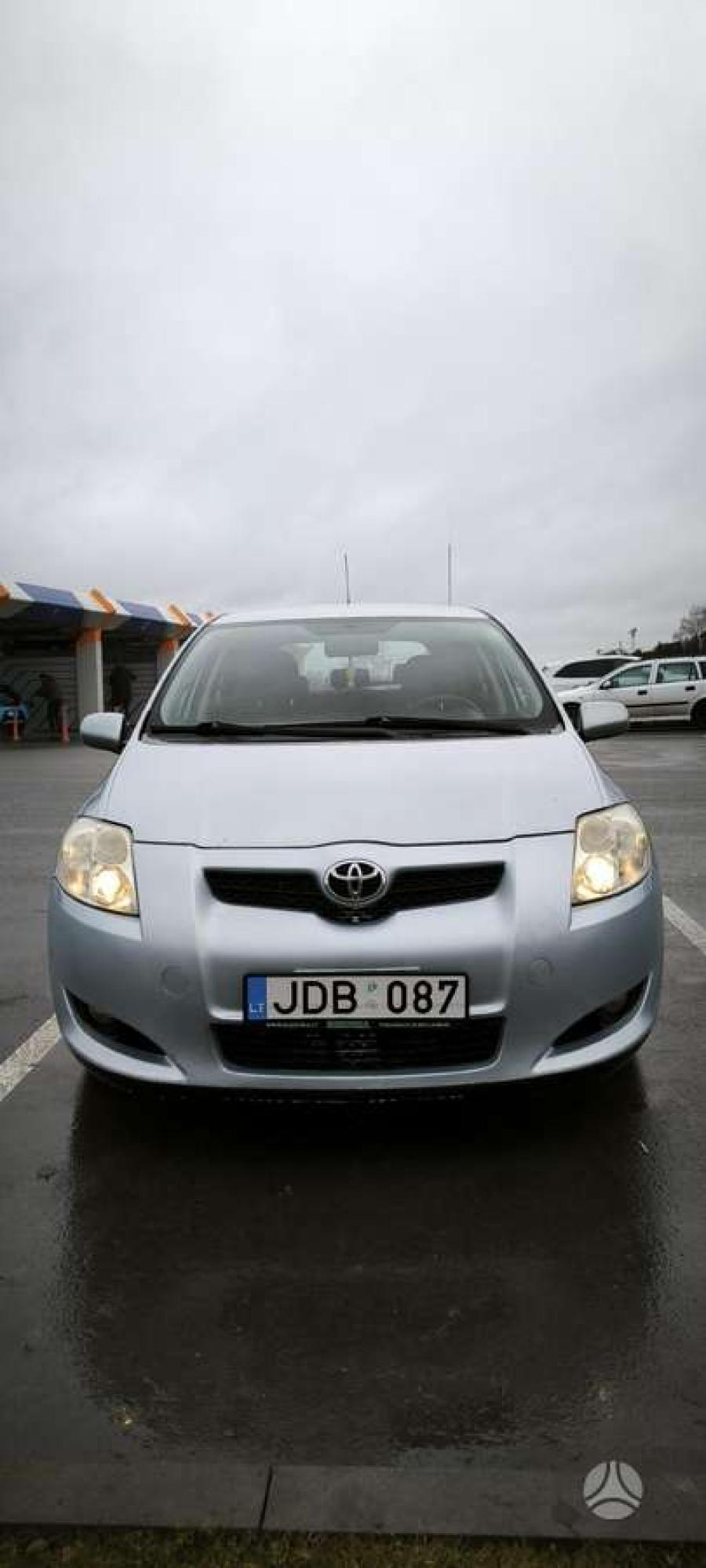 Blue Toyota Auris 2007 in Vilnius, with an engine capacity of 2.00 L and mileage of 221 thousand km for 1400 €, photo 1 on AUTOMOTO.COM.LV