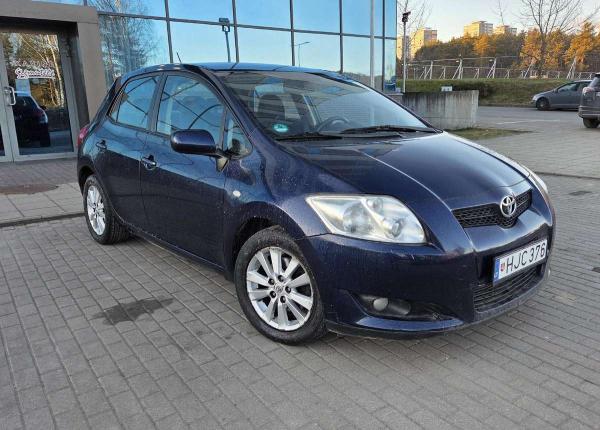 Blue Toyota Auris 2007 in Vilnius, with an engine capacity of 2.00 L and mileage of 300 thousand km for 1900 €, photo 1 on AUTOMOTO.COM.LV