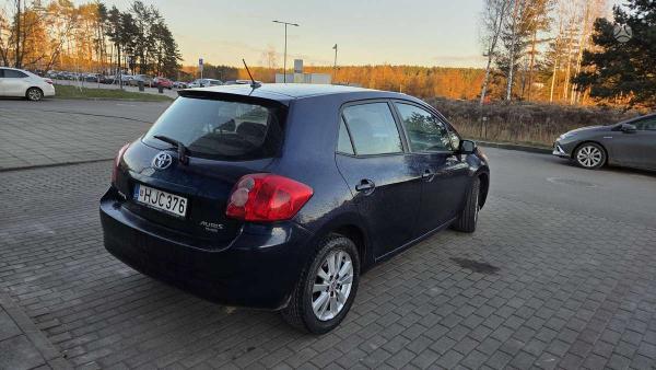 Blue Toyota Auris 2007 in Vilnius, with an engine capacity of 2.00 L and mileage of 300 thousand km for 1900 €, photo 3 on AUTOMOTO.COM.LV