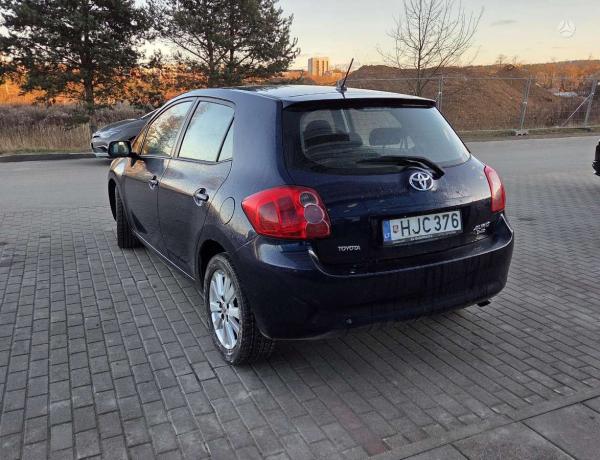Blue Toyota Auris 2007 in Vilnius, with an engine capacity of 2.00 L and mileage of 300 thousand km for 1900 €, photo 4 on AUTOMOTO.COM.LV