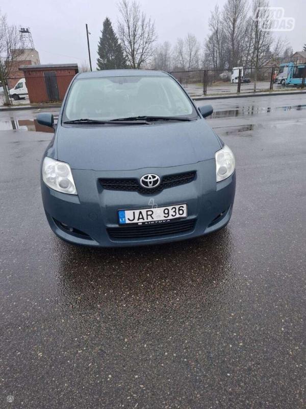 Blue Toyota Auris 2007 in Vilnius, with an engine capacity of 2.00 L and mileage of 290 thousand km for 950 €, photo 1 on AUTOMOTO.COM.LV