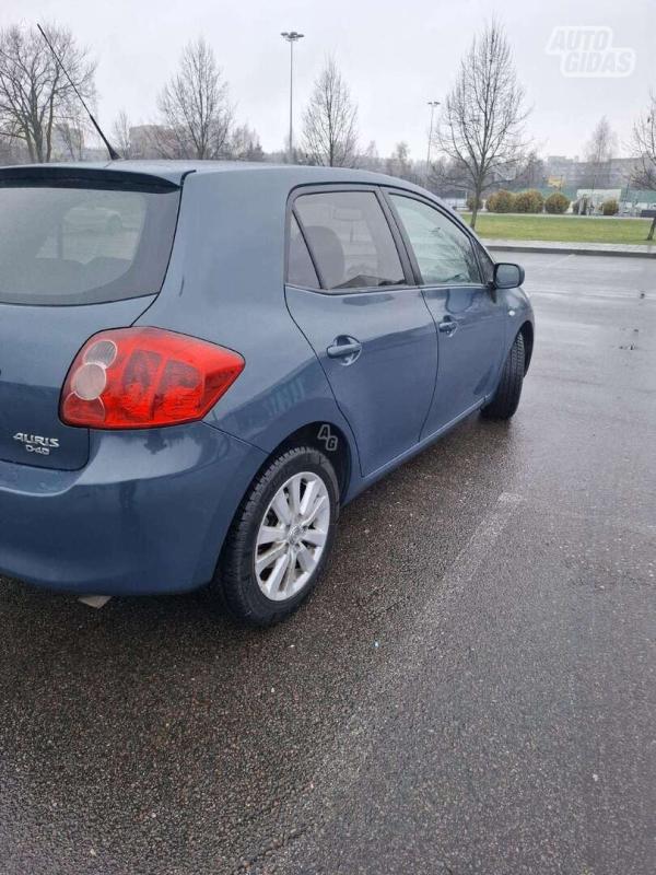 Blue Toyota Auris 2007 in Vilnius, with an engine capacity of 2.00 L and mileage of 290 thousand km for 950 €, photo 6 on AUTOMOTO.COM.LV