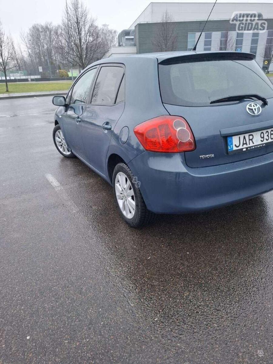 Blue Toyota Auris 2007 in Vilnius, with an engine capacity of 2.00 L and mileage of 290 thousand km for 950 €, photo 4 on AUTOMOTO.COM.LV