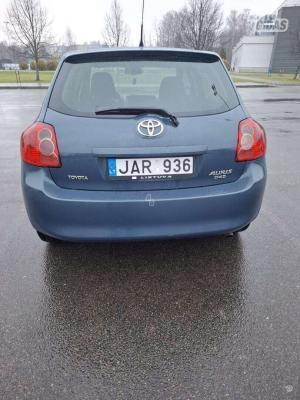 Blue Toyota Auris 2007 in Vilnius, with an engine capacity of 2.00 L and mileage of 290 thousand km for 950 €, photo 5 on AUTOMOTO.COM.LV