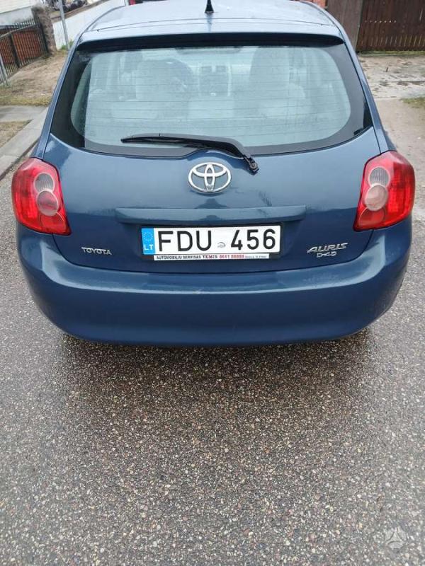 Blue Toyota Auris 2007 in Vilnius, with an engine capacity of 2.00 L and mileage of 301 thousand km for 1550 €, photo 2 on AUTOMOTO.COM.LV