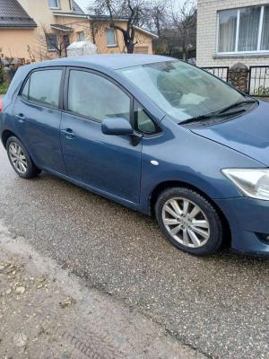 Blue Toyota Auris 2007 in Vilnius, with an engine capacity of 2.00 L and mileage of 301 thousand km for 1550 €, photo 4 on AUTOMOTO.COM.LV