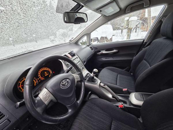 Zils Toyota Auris 2007 Šilutė, ar dzinēja tilpumu 2.00 L un nobraukumu 315 tūkst. km par 3000 €, foto 5 vietnē AUTOMOTO.COM.LV