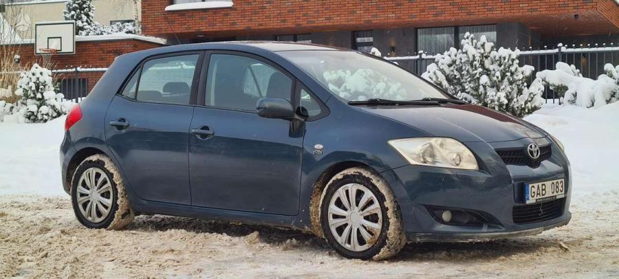 Blue Toyota Auris 2007 in Vilnius, with an engine capacity of 2.00 L and mileage of 294 thousand km for 1950 €, photo 2 on AUTOMOTO.COM.LV