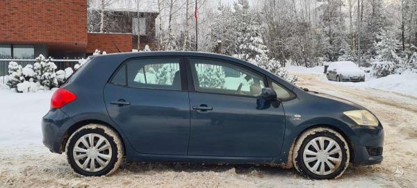 Blue Toyota Auris 2007 in Vilnius, with an engine capacity of 2.00 L and mileage of 294 thousand km for 1950 €, photo 5 on AUTOMOTO.COM.LV