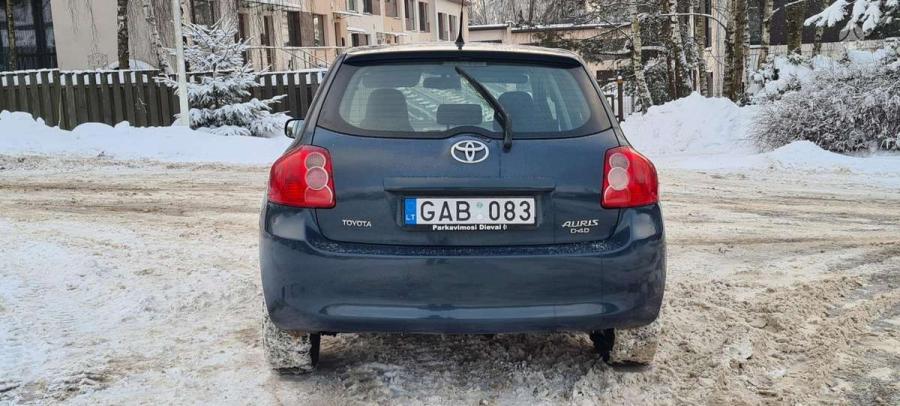 Blue Toyota Auris 2007 in Vilnius, with an engine capacity of 2.00 L and mileage of 294 thousand km for 1950 €, photo 8 on AUTOMOTO.COM.LV