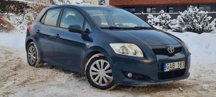 Blue Toyota Auris 2007 in Vilnius, with an engine capacity of 2.00 L and mileage of 294 thousand km for 1950 €, photo 10 on AUTOMOTO.COM.LV