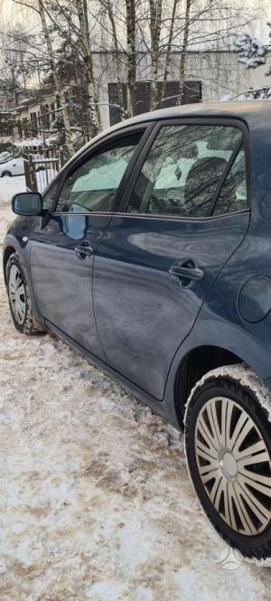 Blue Toyota Auris 2007 in Vilnius, with an engine capacity of 2.00 L and mileage of 294 thousand km for 1950 €, photo 22 on AUTOMOTO.COM.LV