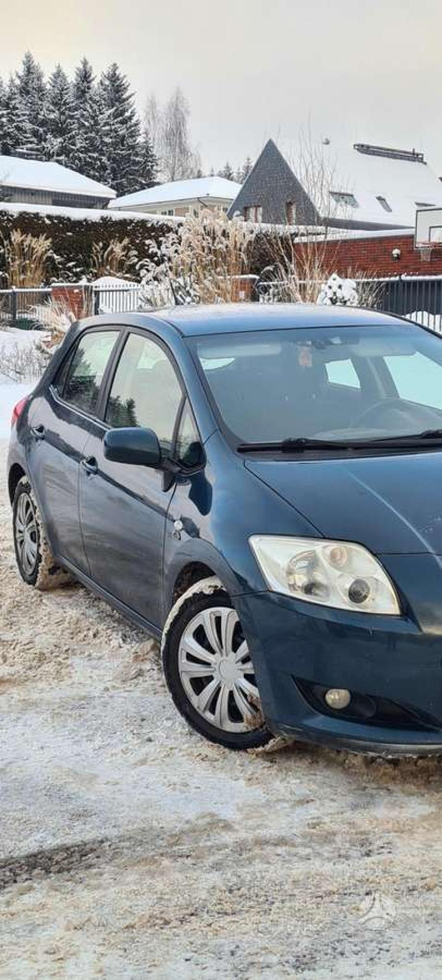 Blue Toyota Auris 2007 in Vilnius, with an engine capacity of 2.00 L and mileage of 294 thousand km for 1950 €, photo 25 on AUTOMOTO.COM.LV