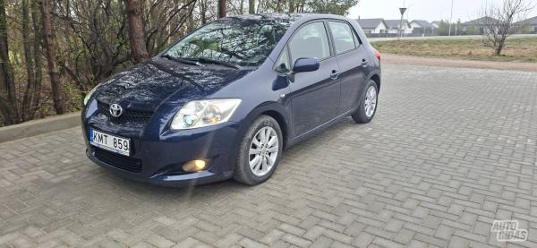 Zils Toyota Auris 2007 Gargždai, ar dzinēja tilpumu 2.00 L un nobraukumu 251 tūkst. km par 2300 €, foto 1 vietnē AUTOMOTO.COM.LV