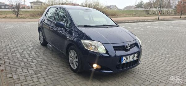 Zils Toyota Auris 2007 Gargždai, ar dzinēja tilpumu 2.00 L un nobraukumu 251 tūkst. km par 2300 €, foto 2 vietnē AUTOMOTO.COM.LV