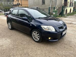 Zils Toyota Auris 2007 Rīga, ar dzinēja tilpumu 2.00 L un nobraukumu 298 tūkst. km par 1800 €, foto 3 vietnē AUTOMOTO.COM.LV