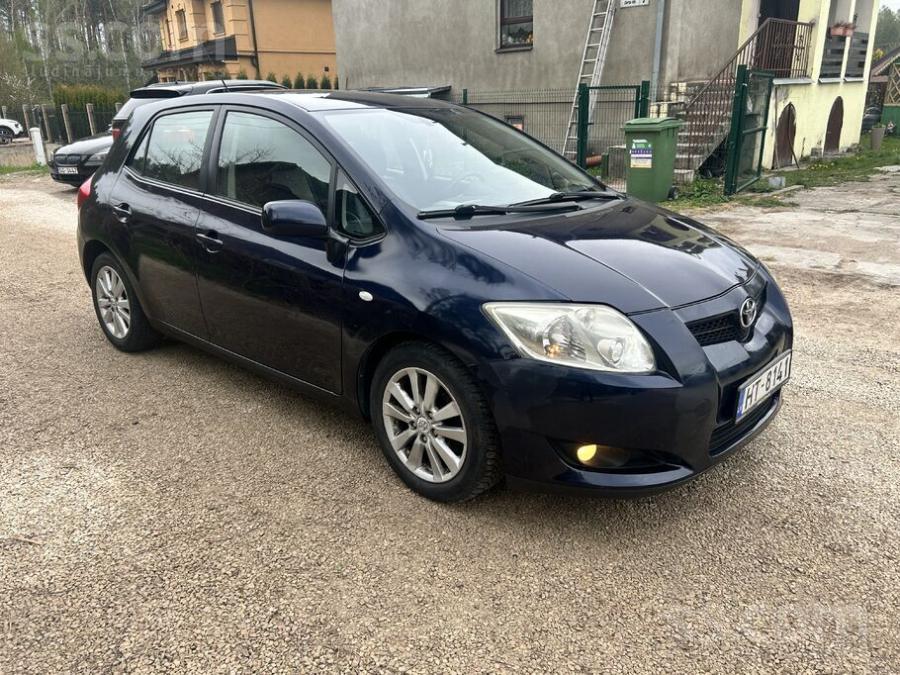 Zils Toyota Auris 2007 Rīga, ar dzinēja tilpumu 2.00 L un nobraukumu 298 tūkst. km par 1800 €, foto 3 vietnē AUTOMOTO.COM.LV