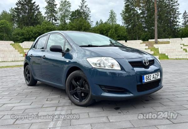 Zils Toyota Auris 2007 Rapla, ar dzinēja tilpumu 1.60 L un nobraukumu 246 tūkst. km par 2890 €, foto 1 vietnē AUTOMOTO.COM.LV