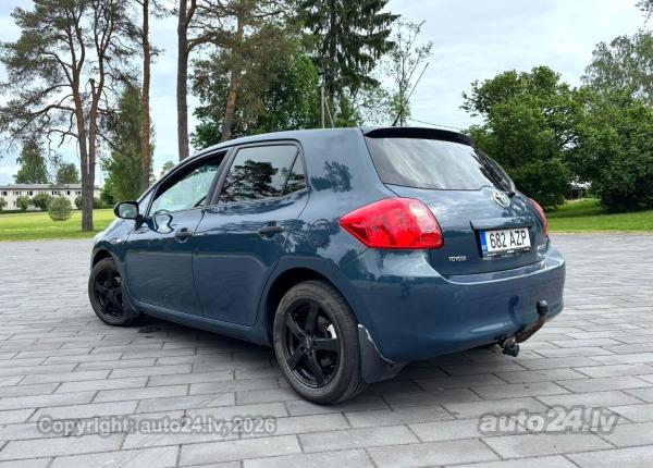 Zils Toyota Auris 2007 Rapla, ar dzinēja tilpumu 1.60 L un nobraukumu 246 tūkst. km par 2890 €, foto 5 vietnē AUTOMOTO.COM.LV