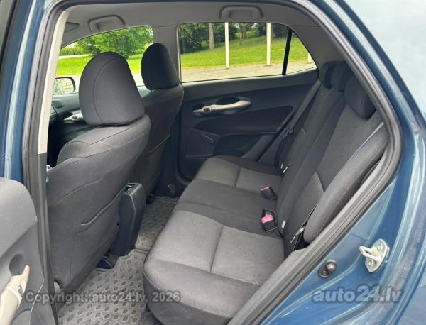 Zils Toyota Auris 2007 Rapla, ar dzinēja tilpumu 1.60 L un nobraukumu 246 tūkst. km par 2890 €, foto 10 vietnē AUTOMOTO.COM.LV