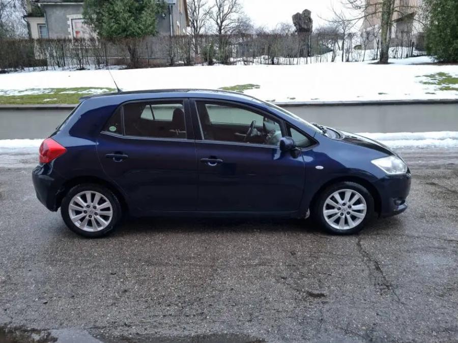 Zils Toyota Auris 2007 Jēkabpils, ar dzinēja tilpumu 2.00 L un nobraukumu 253 tūkst. km par 3950 €, foto 5 vietnē AUTOMOTO.COM.LV