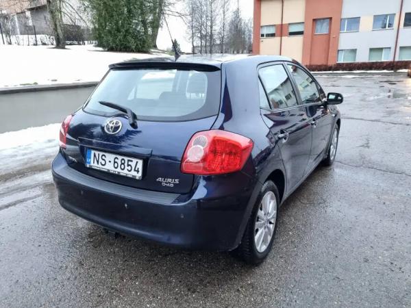 Zils Toyota Auris 2007 Jēkabpils, ar dzinēja tilpumu 2.00 L un nobraukumu 253 tūkst. km par 3950 €, foto 5 vietnē AUTOMOTO.COM.LV