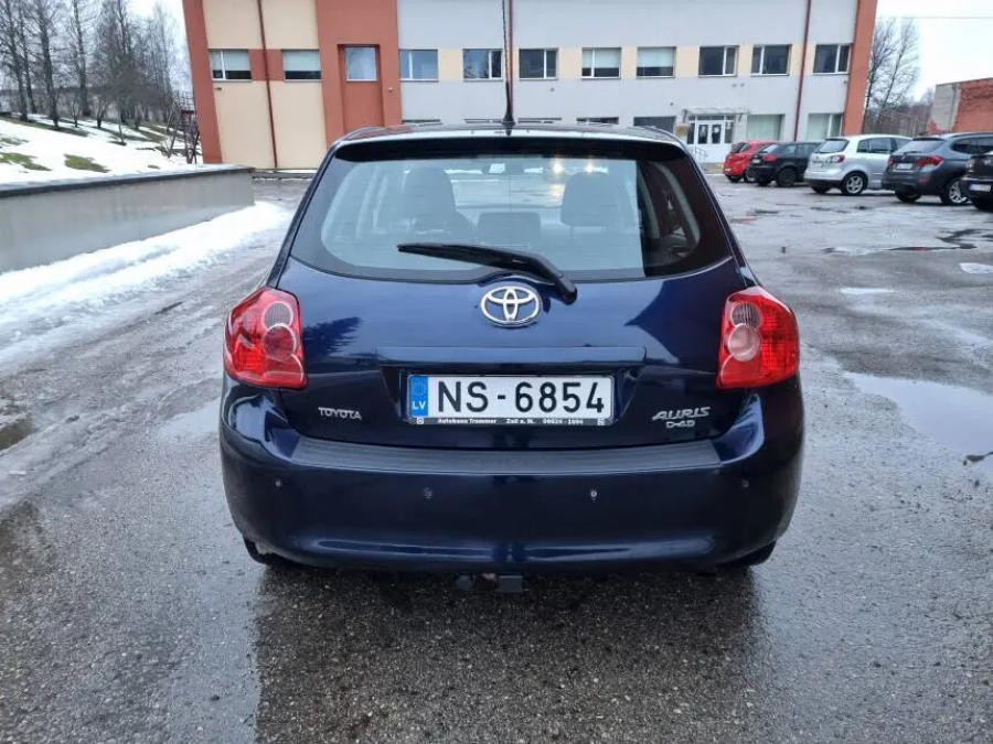 Zils Toyota Auris 2007 Jēkabpils, ar dzinēja tilpumu 2.00 L un nobraukumu 253 tūkst. km par 3950 €, foto 7 vietnē AUTOMOTO.COM.LV