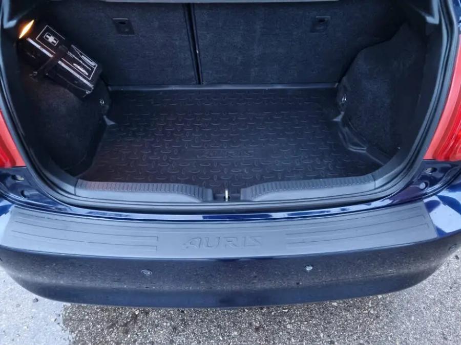 Zils Toyota Auris 2007 Jēkabpils, ar dzinēja tilpumu 2.00 L un nobraukumu 253 tūkst. km par 3950 €, foto 15 vietnē AUTOMOTO.COM.LV