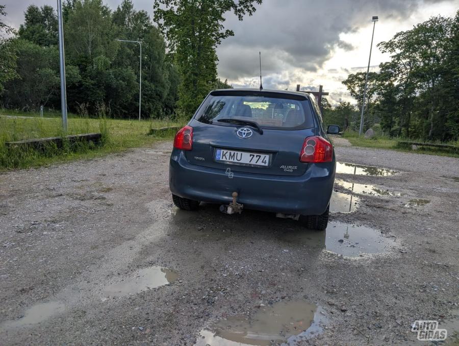 Blue Toyota Auris 2007 in Klaipeda, with an engine capacity of 2.20 L and mileage of 279 thousand km for 2200 €, photo 6 on AUTOMOTO.COM.LV