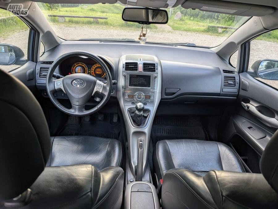 Blue Toyota Auris 2007 in Klaipeda, with an engine capacity of 2.20 L and mileage of 279 thousand km for 2200 €, photo 9 on AUTOMOTO.COM.LV