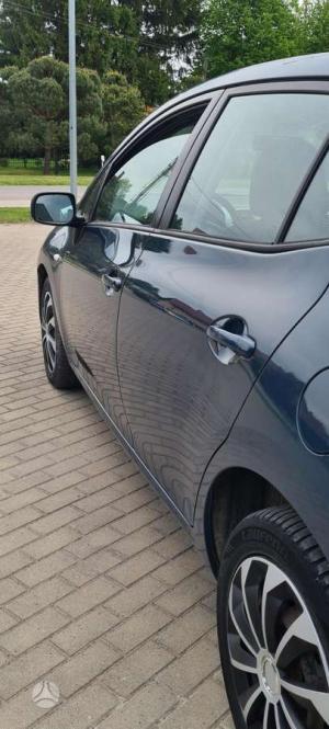 Zils Toyota Auris 2007 Viļņa, ar dzinēja tilpumu 2.00 L un nobraukumu 319 tūkst. km par 2250 €, foto 25 vietnē AUTOMOTO.COM.LV