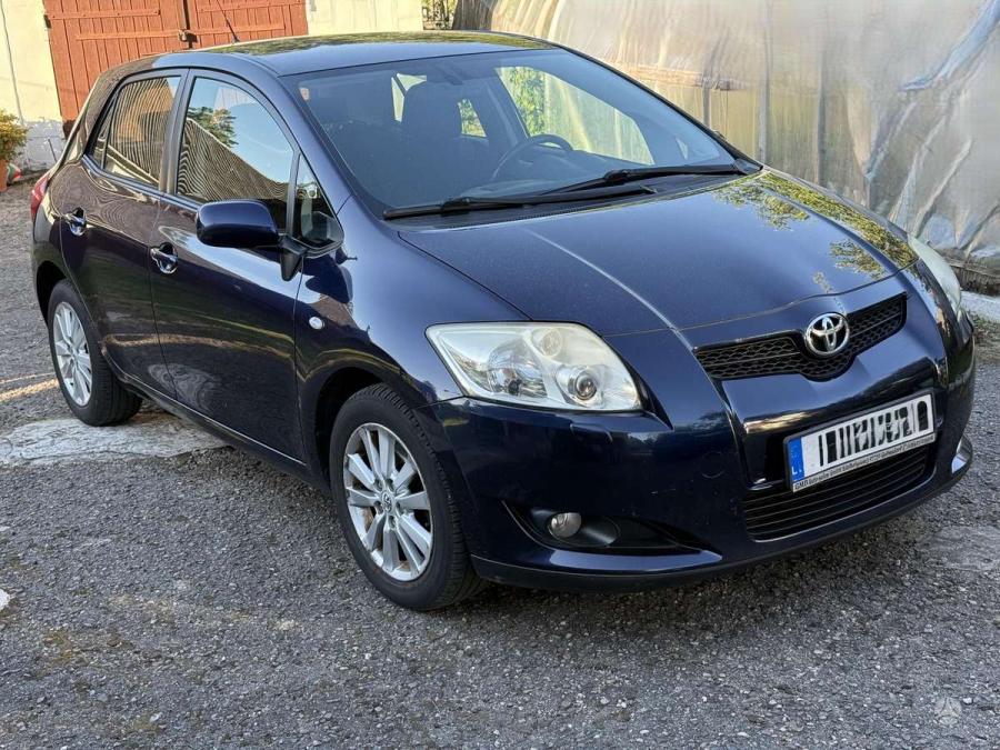 Blue Toyota Auris 2007 in Utena, with an engine capacity of 2.00 L and mileage of 191 thousand km for 2900 €, photo 1 on AUTOMOTO.COM.LV