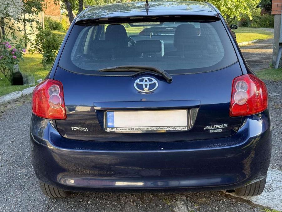 Blue Toyota Auris 2007 in Utena, with an engine capacity of 2.00 L and mileage of 191 thousand km for 2900 €, photo 3 on AUTOMOTO.COM.LV