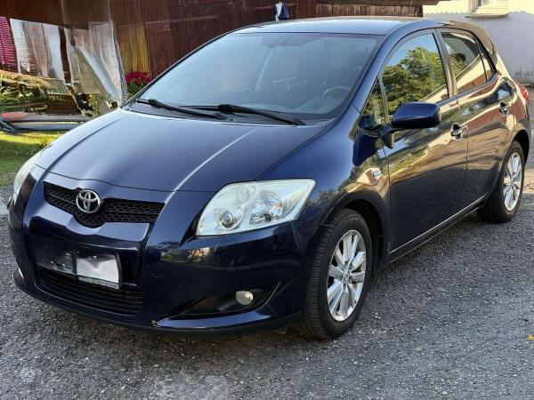 Blue Toyota Auris 2007 in Utena, with an engine capacity of 2.00 L and mileage of 191 thousand km for 2900 €, photo 3 on AUTOMOTO.COM.LV