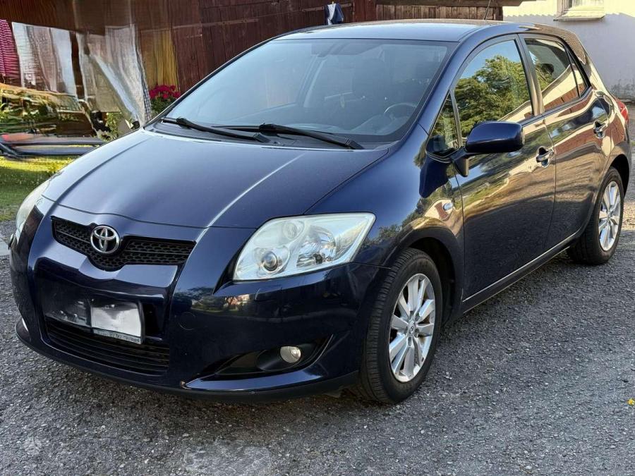 Blue Toyota Auris 2007 in Utena, with an engine capacity of 2.00 L and mileage of 191 thousand km for 2900 €, photo 4 on AUTOMOTO.COM.LV