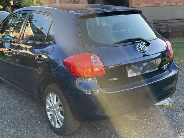 Blue Toyota Auris 2007 in Utena, with an engine capacity of 2.00 L and mileage of 191 thousand km for 2900 €, photo 4 on AUTOMOTO.COM.LV