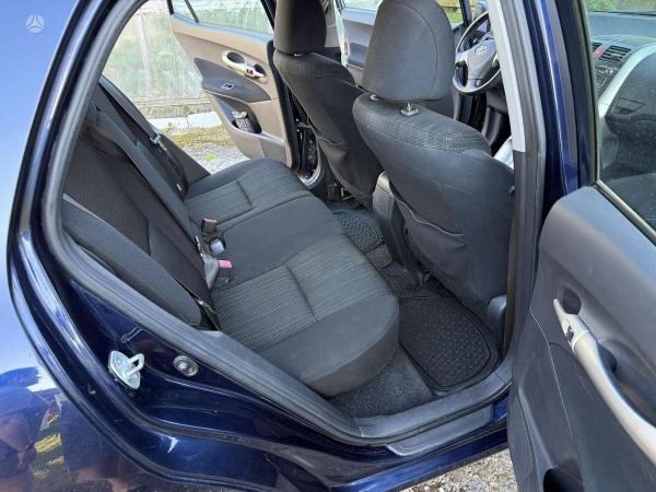 Blue Toyota Auris 2007 in Utena, with an engine capacity of 2.00 L and mileage of 191 thousand km for 2900 €, photo 9 on AUTOMOTO.COM.LV