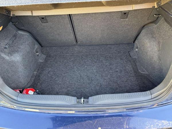Blue Toyota Auris 2007 in Utena, with an engine capacity of 2.00 L and mileage of 191 thousand km for 2900 €, photo 10 on AUTOMOTO.COM.LV