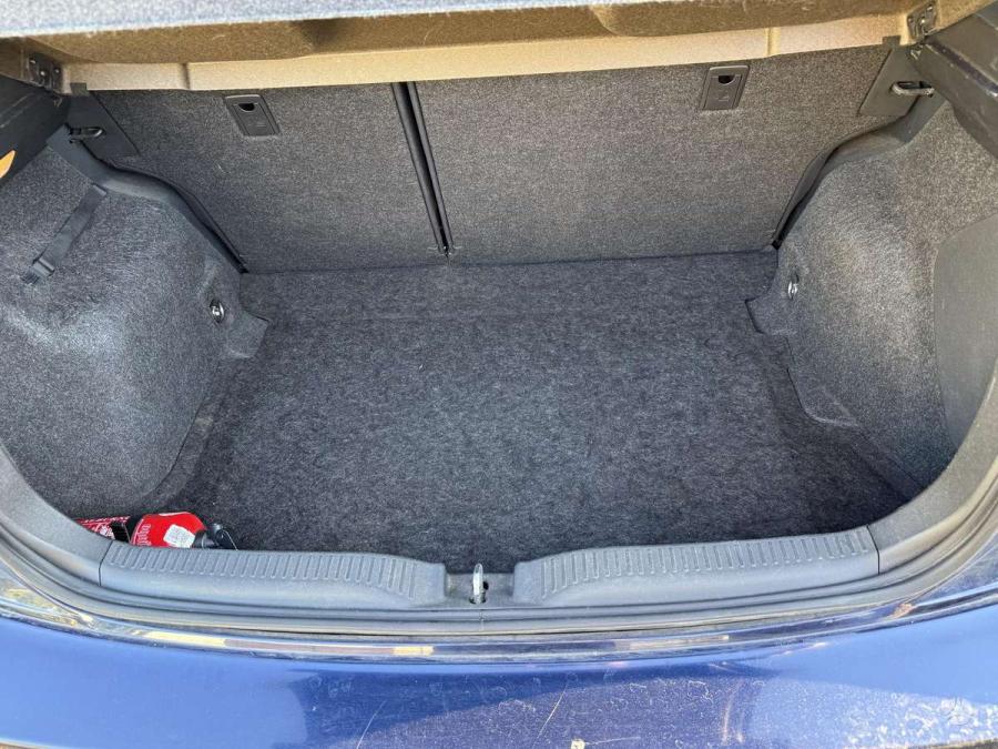 Blue Toyota Auris 2007 in Utena, with an engine capacity of 2.00 L and mileage of 191 thousand km for 2900 €, photo 11 on AUTOMOTO.COM.LV