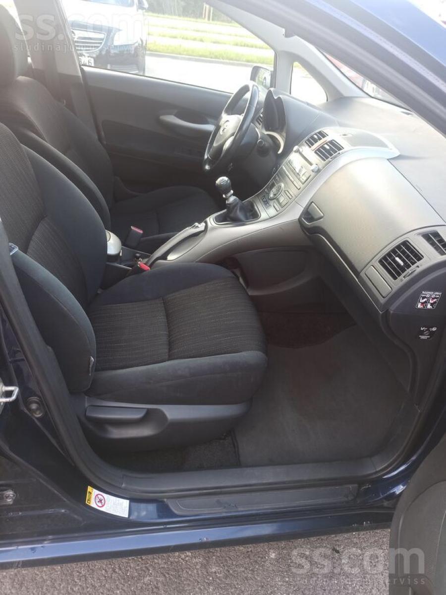 Zils Toyota Auris 2007 Jelgava, ar dzinēja tilpumu 2.00 L un nobraukumu 309 tūkst. km par 2500 €, foto 11 vietnē AUTOMOTO.COM.LV