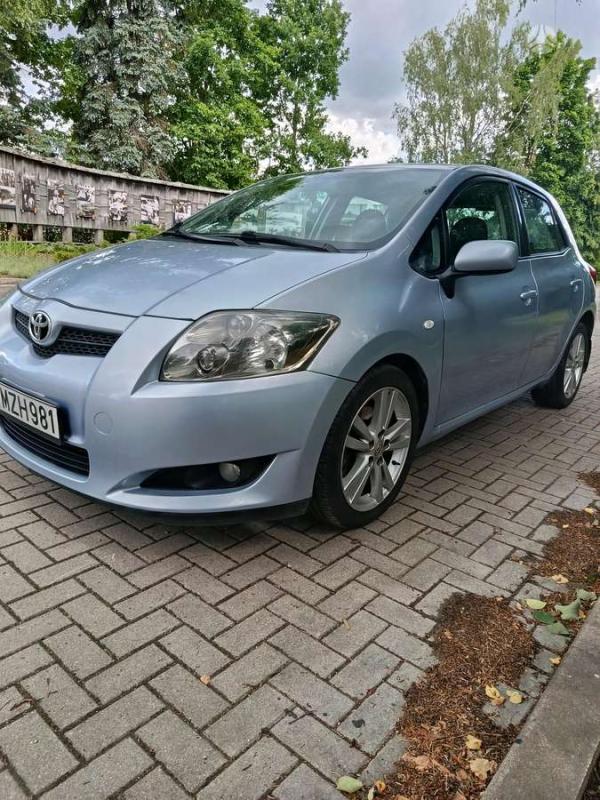Blue Toyota Auris 2007 in Panevezys, with an engine capacity of 2.00 L and mileage of 263 thousand km for 1850 €, photo 1 on AUTOMOTO.COM.LV