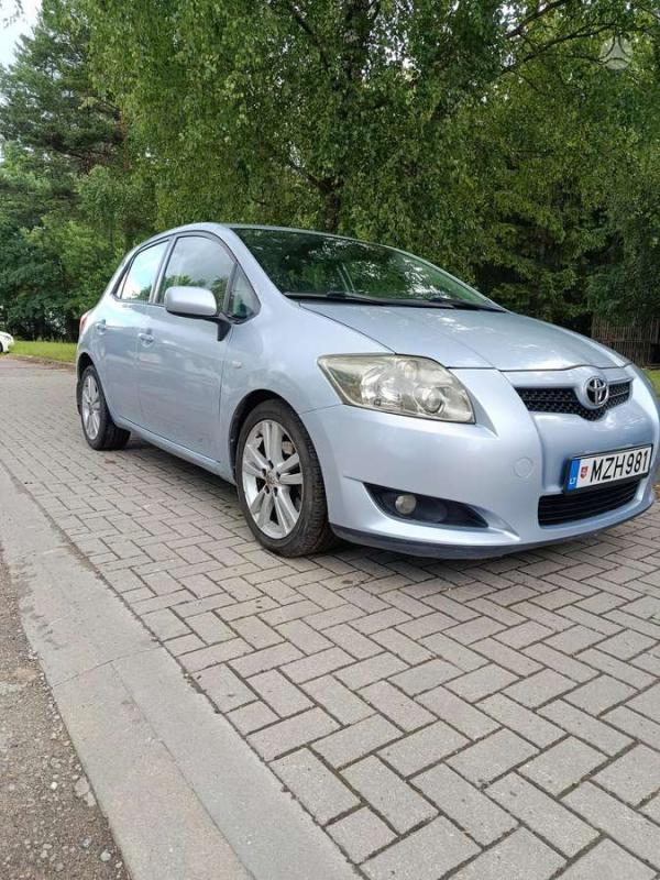 Blue Toyota Auris 2007 in Panevezys, with an engine capacity of 2.00 L and mileage of 263 thousand km for 1850 €, photo 2 on AUTOMOTO.COM.LV