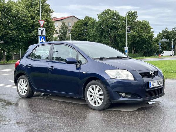 Blue Toyota Auris 2007 in Narva, with an engine capacity of 2.00 L and mileage of 190 thousand km for 1999 €, photo 2 on AUTOMOTO.COM.LV