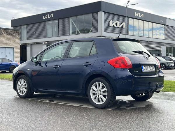 Blue Toyota Auris 2007 in Narva, with an engine capacity of 2.00 L and mileage of 190 thousand km for 1999 €, photo 6 on AUTOMOTO.COM.LV
