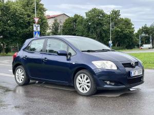 Blue Toyota Auris 2007 in Narva, with an engine capacity of 2.00 L and mileage of 190 thousand km for 1999 €, photo 13 on AUTOMOTO.COM.LV