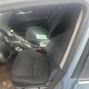 Zils Toyota Auris 2007 Viļņa, ar dzinēja tilpumu 1.36 L un nobraukumu 282 tūkst. km par 1500 €, foto 4 vietnē AUTOMOTO.COM.LV